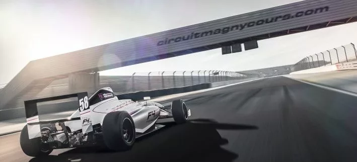 Magny Cours près de Nevers , le circuit mythique | Val de Loire