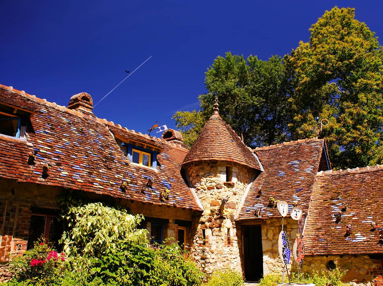 Cathédrale Linard, une expérience artistique et mystique dans le Berry ...